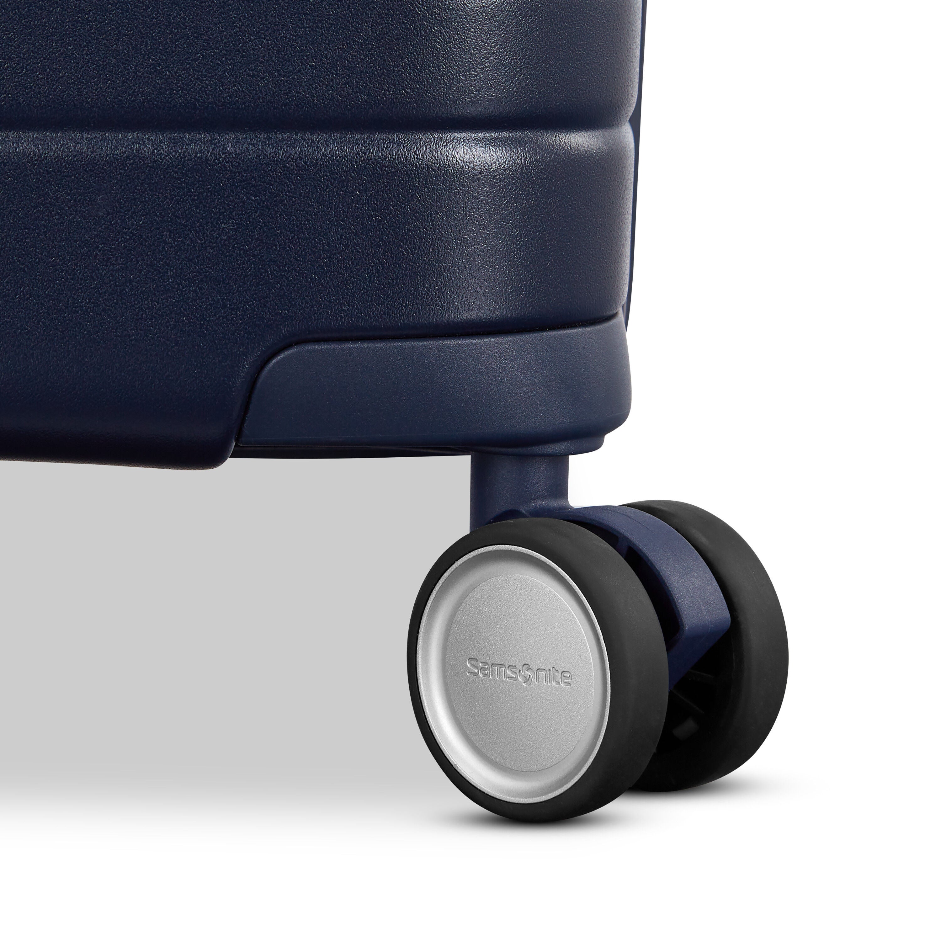 Virtuosa Small Spinner | Hardside Suitcase | Samsonite Canada