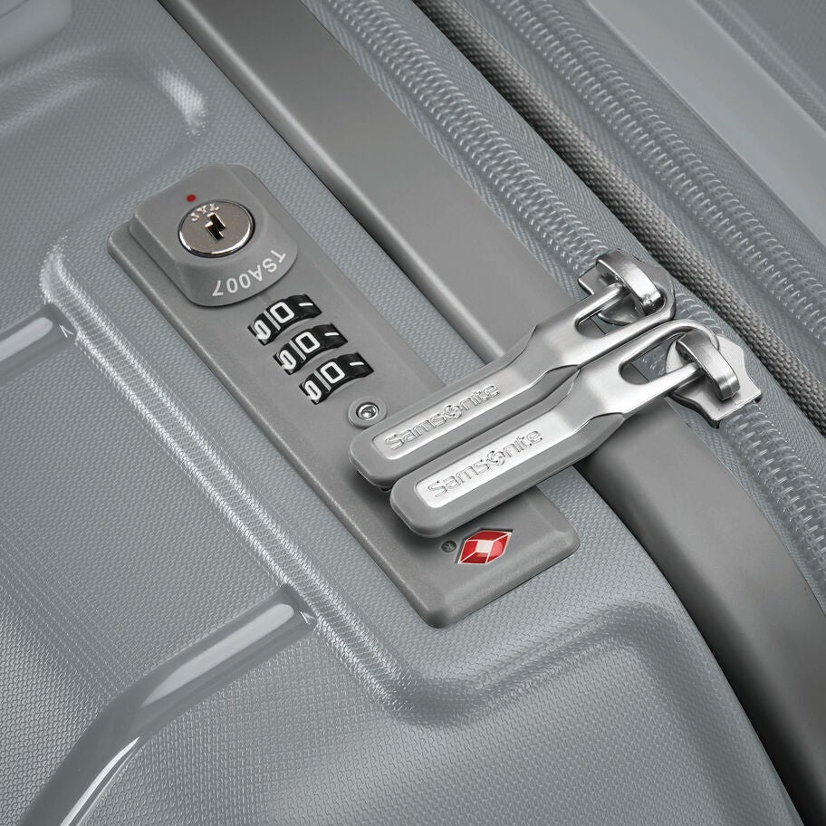 Freeform Large Spinner | Large Checked Luggage | Samsonite Canada