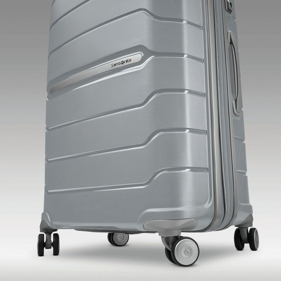 Freeform Large Spinner | Large Checked Luggage | Samsonite Canada