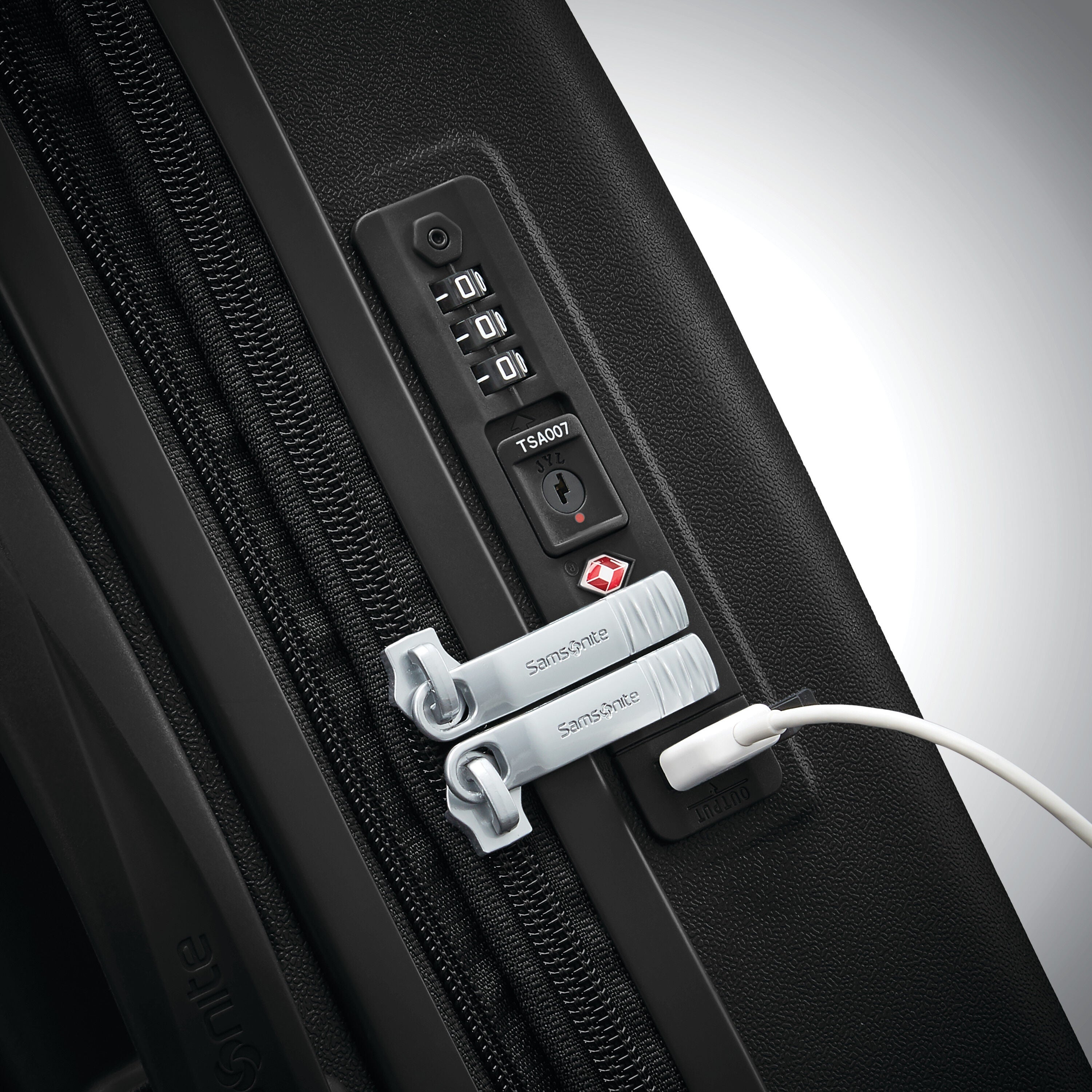 Voltage DLX Carry-On Spinner | Carry-On Hardside Luggage | Samsonite Canada
