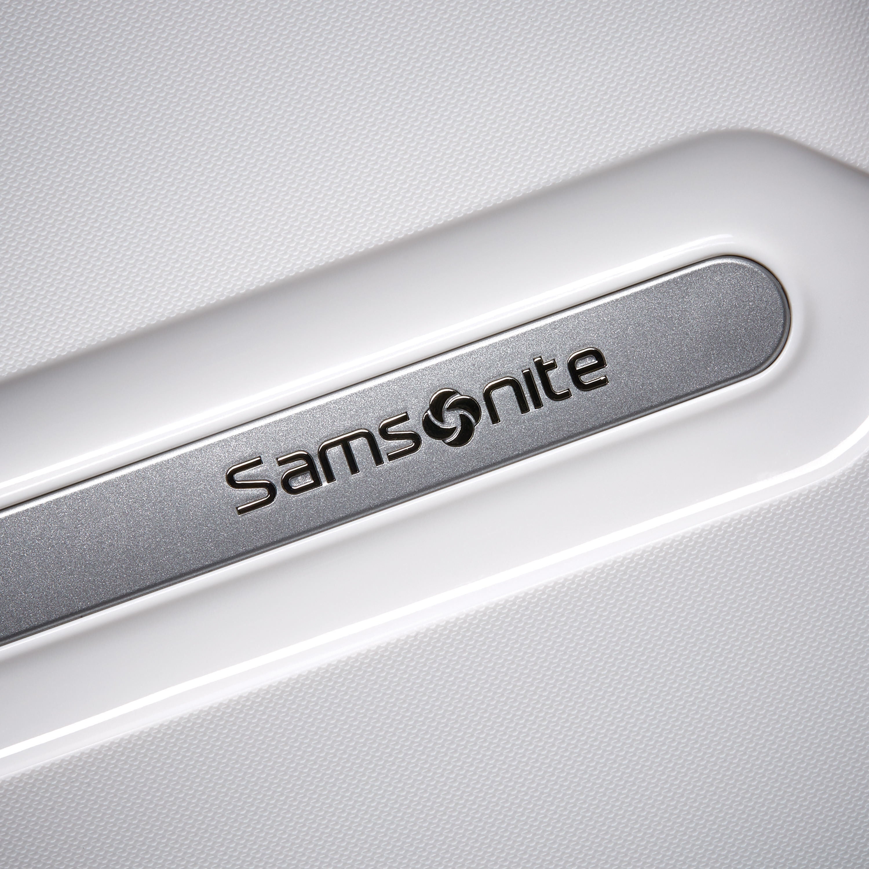 Freeform Carry-On Spinner | Hardside Carry-On Luggage | Samsonite Canada